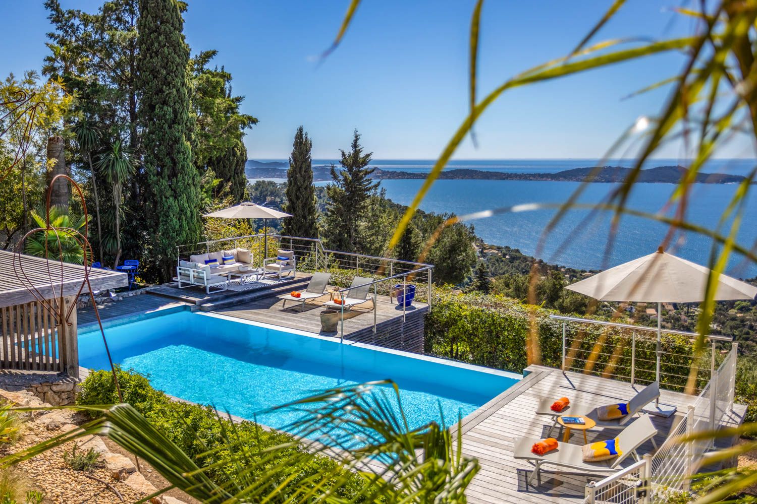 Panorama De La Mer, French Riviera (Cote D'Azur) | Oliver's Travels