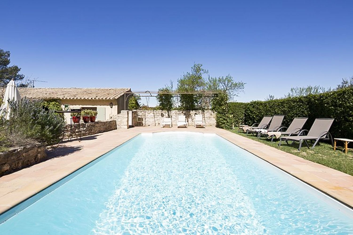 Le Pianiste, Saint Remy de Provence | Oliver's Travels