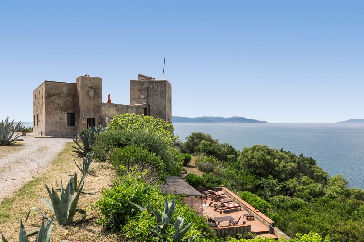 Talamon Tower, Tuscan Coast | Oliver's Travels